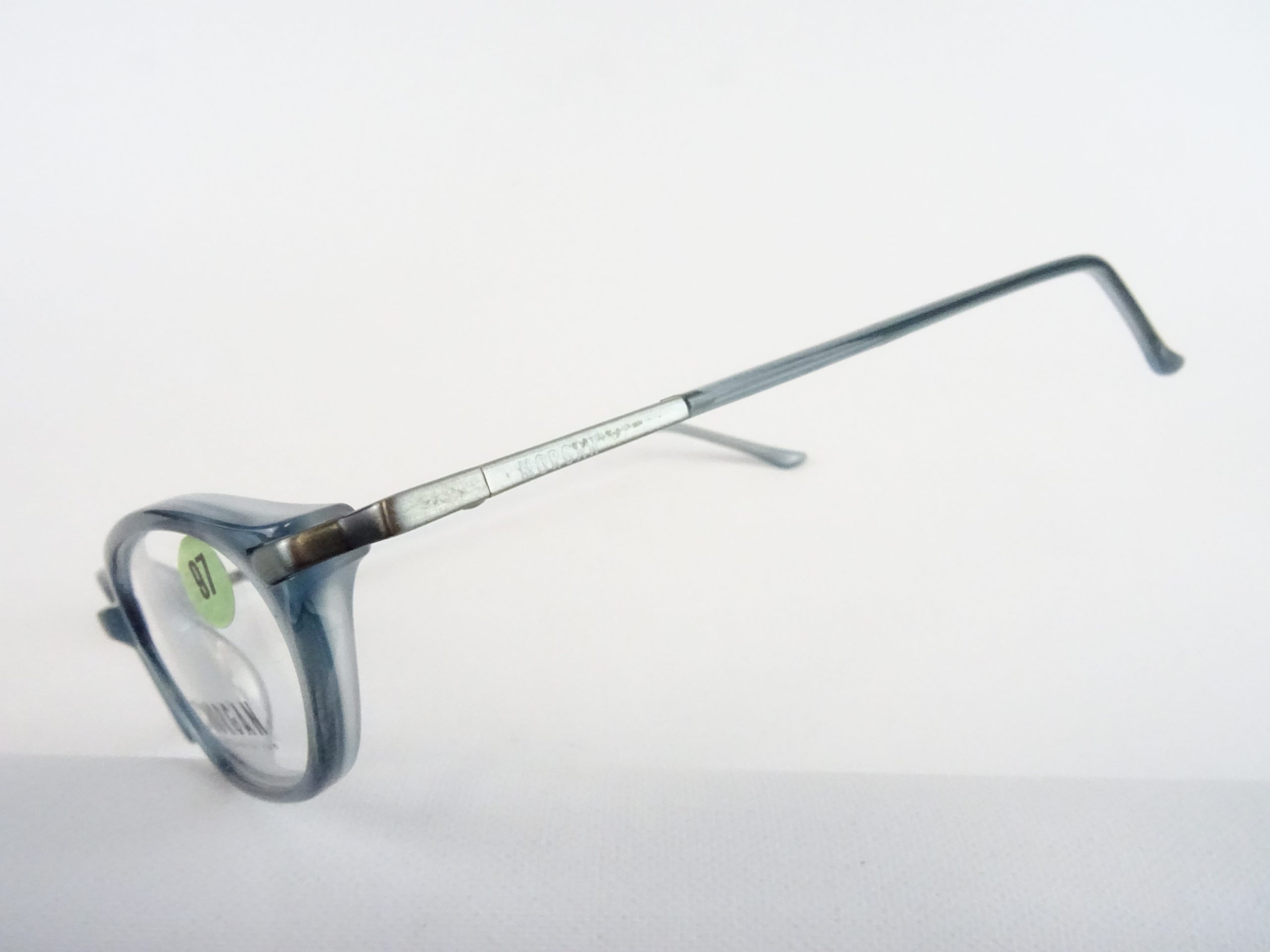 Blaue Brille mit kleinen ovalen Gläser Kunststoffgestelle ohne ...